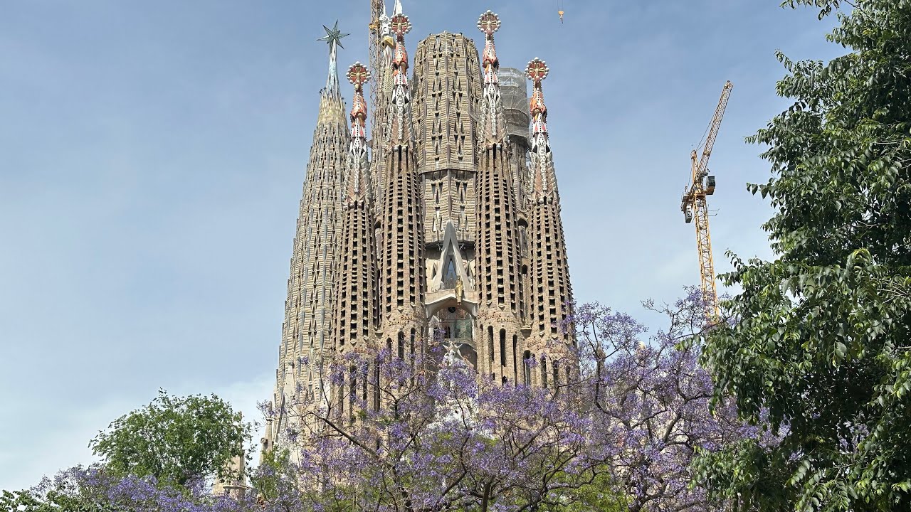 La Sagrada Familia Barcelona S Unfinished Masterpiece Until 2026 Fugada